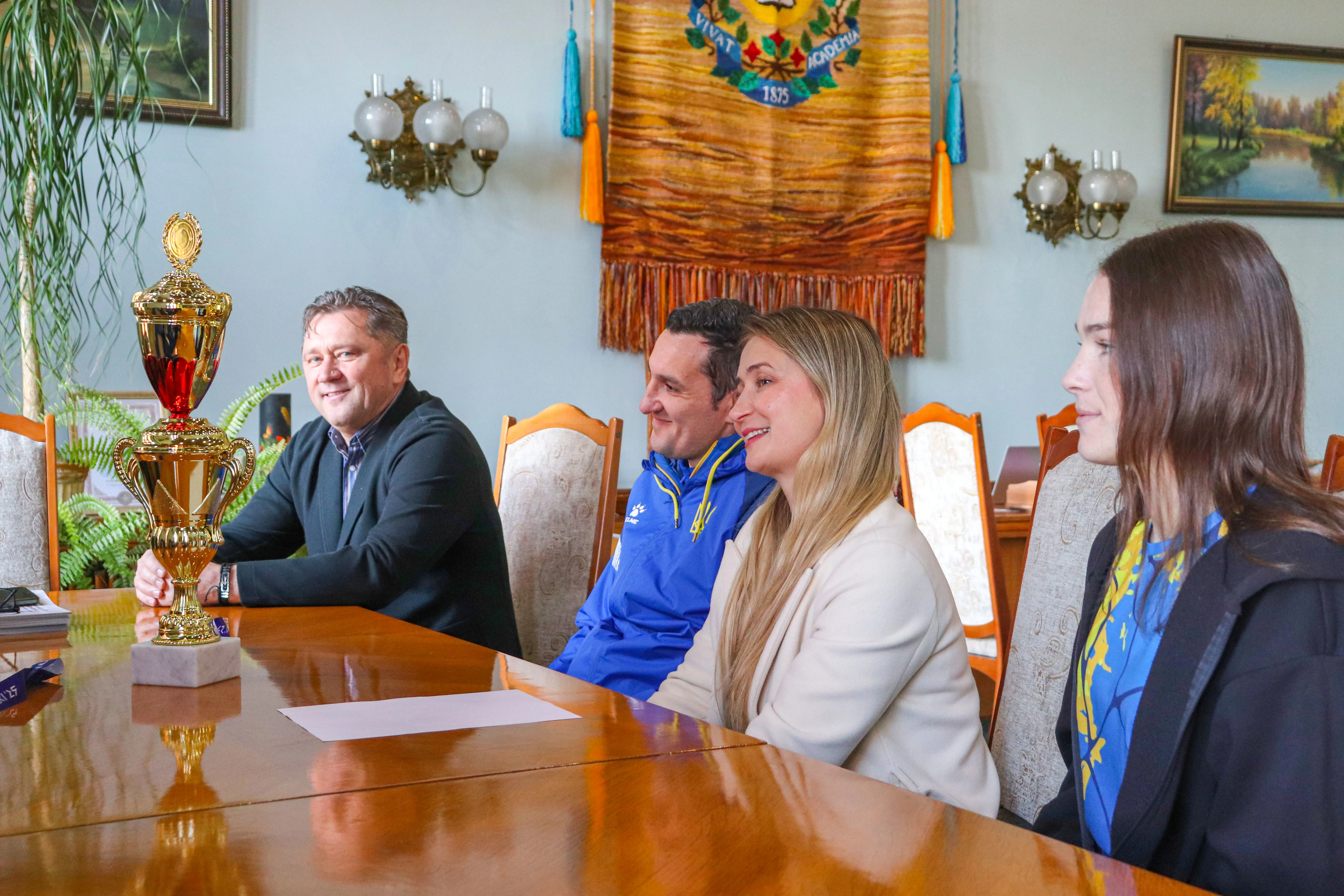 CHNU Rector meets Pankration World Champions – students of the Faculty ...